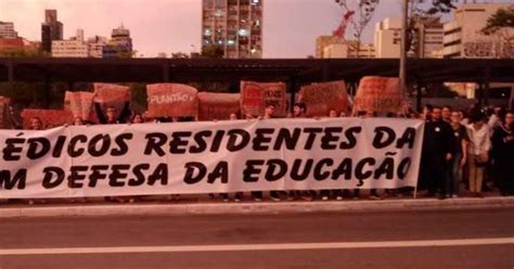 Em defesa dos profissionais residentes em saúde Sâmia Bomfim