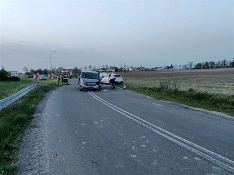 Kleczew Wypadek w Nieborzynie Dwie osoby trafiły do szpitala