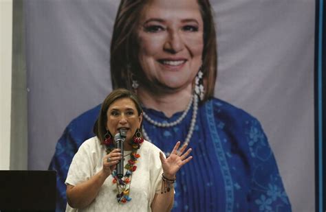 Xóchitl Gálvez acusa a Mario Delgado de recibir moches para la Línea 12