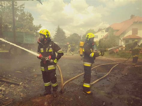 Przeworsk Pożar drewnianego domu i wiaty ze sprzętem rolniczym
