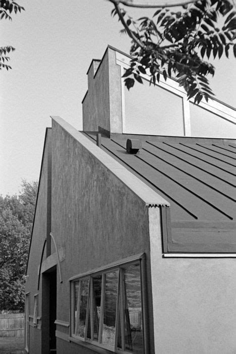 Postmodernism In Architecture Vanna Venturi House By Robert Venturi