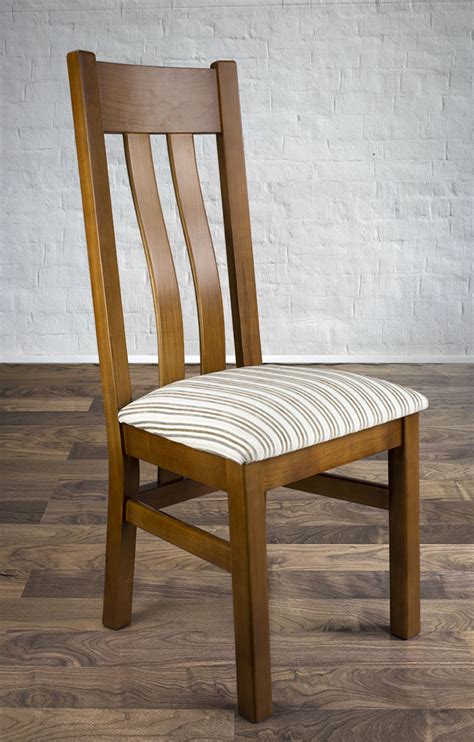 Chaise Annie réalisée en Merisier Massif de style contemporaine assise