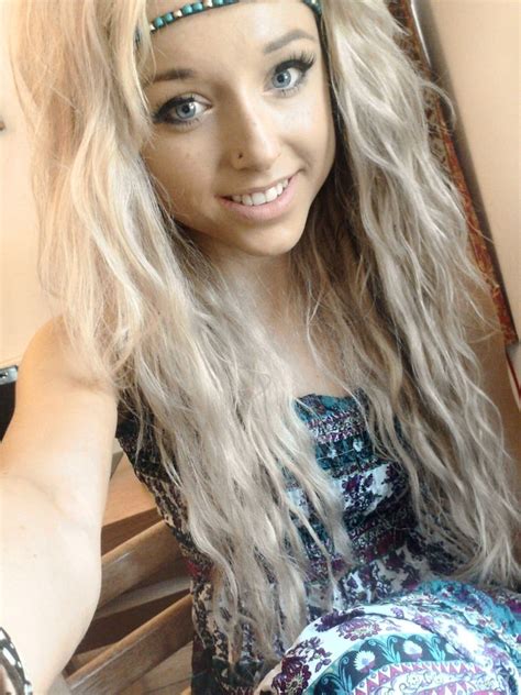 Picture Of Chloe Harwood