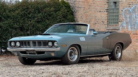Ultra Rare 1971 Plymouth Hemi Cuda Gets Record 4 8M Bid Still Doesnt
