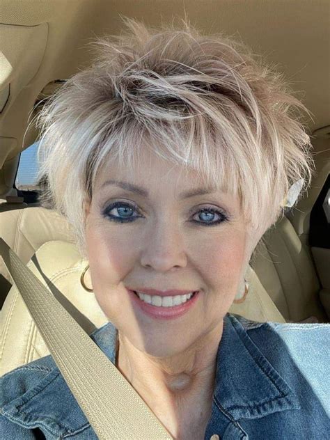 Peppige Frisuren für Frauen ab 50 Der Pixie Cut Bob Frisuren und mehr