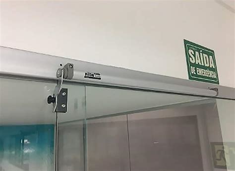 Fechamento automático para portas de correr conheça o Slide Back