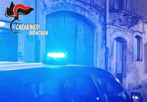 Molesta Una Ragazza Sul Bus E Si Masturba Davanti Ad Alcuni Minori