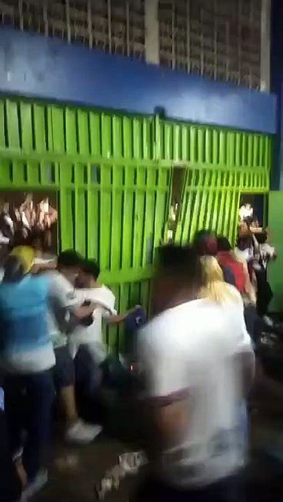 Videos El Salvador Sufre Su Mayor Tragedia Deportiva Con Al Menos