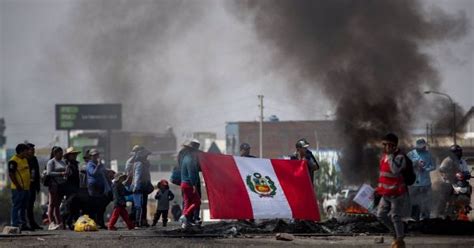 Reanudan protestas y bloqueos de carreteras en Perú MercoPress