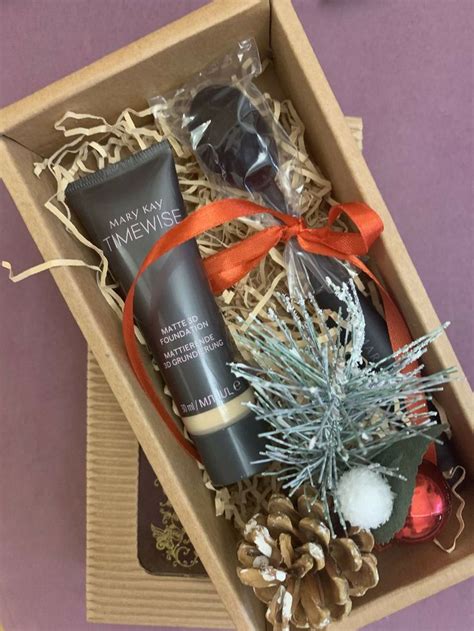 Pin de Angélica Vigo em navidad Ideias de embalagem Base mary kay