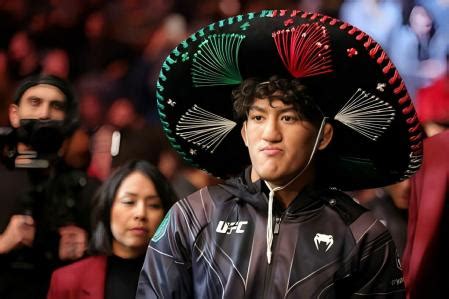 UFC Raúl Rosas Jr consigue un histórico debut en la UFC con victoria