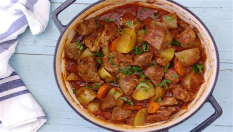 Picadinho de Carne Legumes muito saboroso e prático de fazer