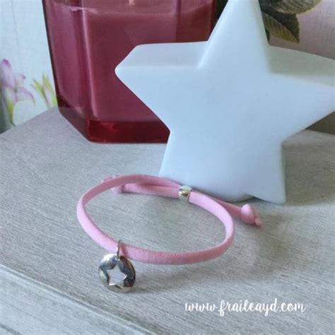 artesanal exclusivo Pulsera de cordón elástico rosa con medalla redonda