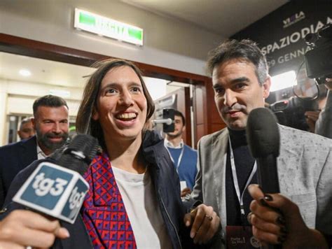 Elly Schlein Ha Vinto Le Primarie Chi La Nuova Segretaria Del Pd