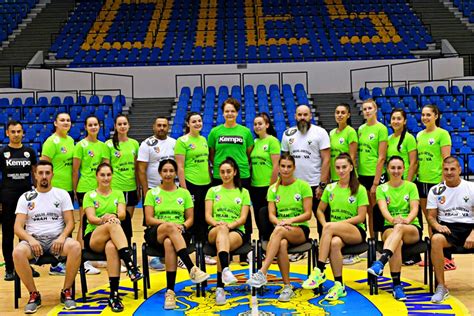 Echipa De Handbal Feminin Senioare A Cs Activ Prahova Ploie Ti Are Un