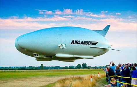 中英對照讀新聞New era of airships set to take flight in 2026新時代的飛船預計在2026年啟航