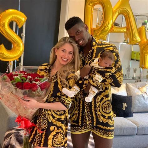 Photo Paul Pogba Et Sa Compagne Maria Salaues Ont Accueilli Leur