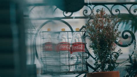 Coca Cola lança campanha para promover retornáveis GKPB Geek