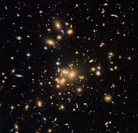 Hubble Capta Una Colecci N De Galaxias Y C Mulos De Estrellas Que