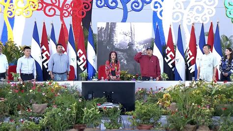 Daniel Y Rosario Entregan Nuevas Unidades De Transporte A Cooperativas