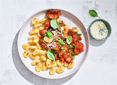Gebakken Gnocchi Met Gegrilde Groenten En Mozzarella Recept