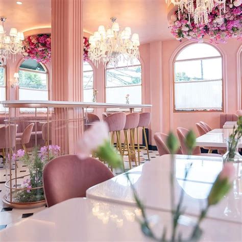 10 Cafe Tema Bunga Di Jakarta Cantik Untuk Spot Foto Kece Nibble