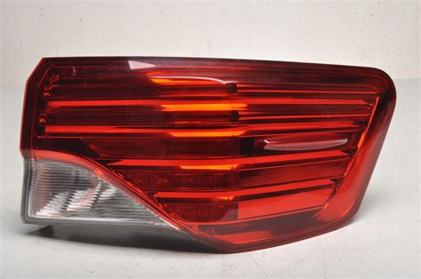TOYOTA AVENSIS T27 LIFT LAMPA PRAWA TYLNA LED PRAWY TYŁ SEDAN 82730