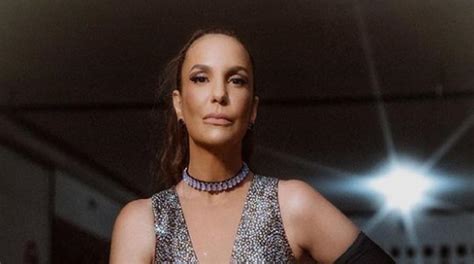 Ivete Sangalo mostra suas filhas gêmeas em seu show