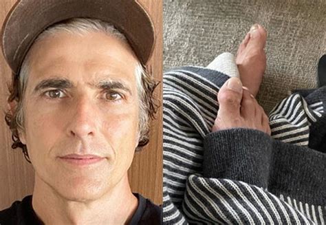 Reynaldo Gianecchini posta foto dos pés e divide opiniões Quem QUEM