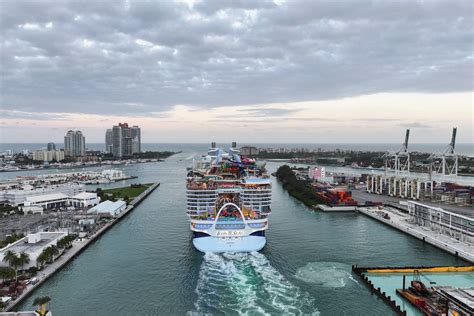 Maior Navio De Cruzeiro Do Mundo Faz Viagem Inaugural