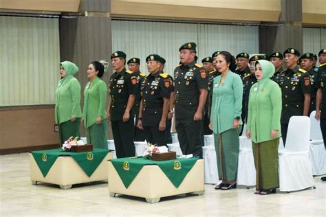 Pangkostrad Hadiri HUT Ke 77 Persit Kartika Chandra Kirana Trenz