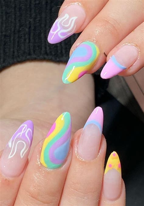 Diseños de uñas con colores pastel para darle la bienvenida a la primavera