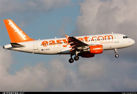 G EZAV Airbus A319 111 EasyJet Pise JetPhotos