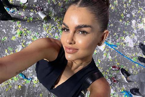 Veja fotos de Kimberlly mãe do suposto terceiro filho de Neymar