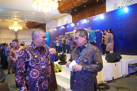 Pj Bupati Kampar Dr H Kamsol MM Terima Penghargaan TP2DD Terbaik Kedua