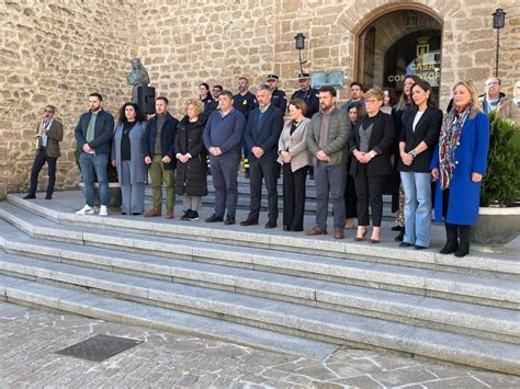 Rota rinde un minuto de silencio con motivo del vigésimo aniversario