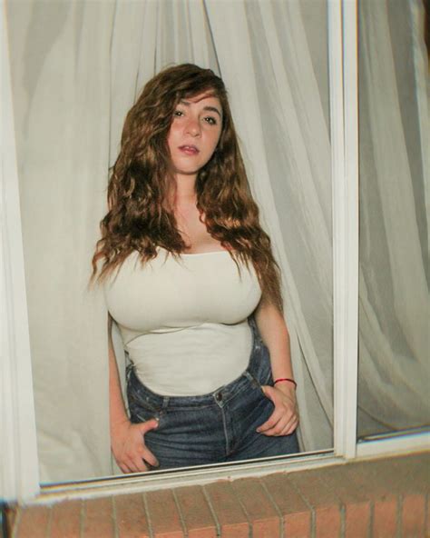 Sister Lovers Busty Hide