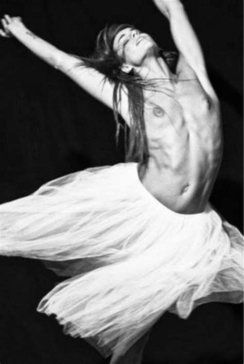 Fauve Hautot Nue Whassup