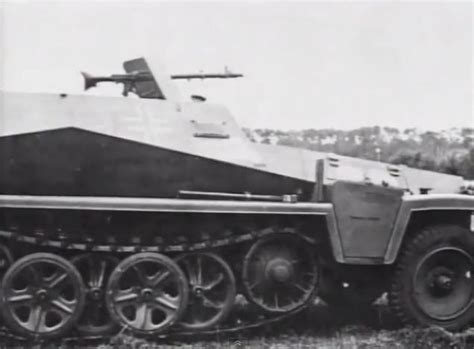 Imcdb Org Demag Sd Kfz Leichter Sch Tzenpanzerwagen In