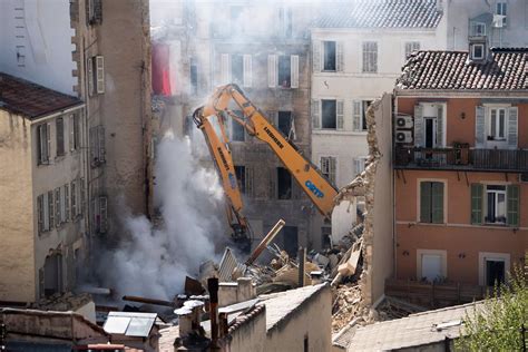 A confirmé un total de huit morts dans l effondrement d un immeuble
