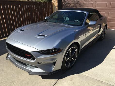 Iconic Silver 2022 Ford Mustang