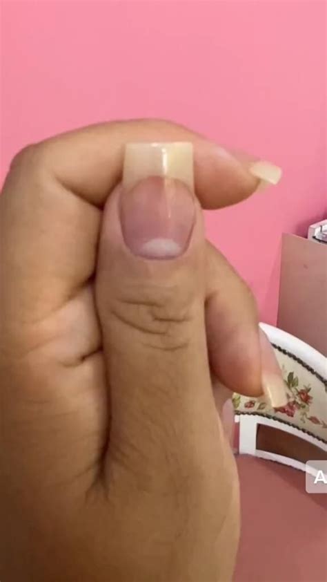 Manicurista Premium en Acrílico Video Uñas cortas Uñas de colores