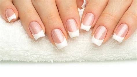 Como Fazer O Esmalte Durar Mais Tempo Nas Unhas