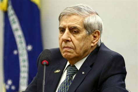 Zanin autoriza Augusto Heleno a ficar em silêncio na CPMI do 8 1