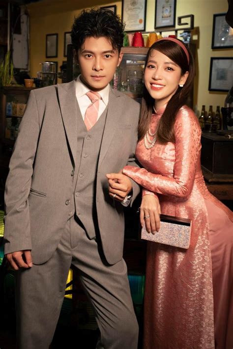 Puka lộ diện tròn trịa hành động gây chú ý ở tay khi chụp với Gin