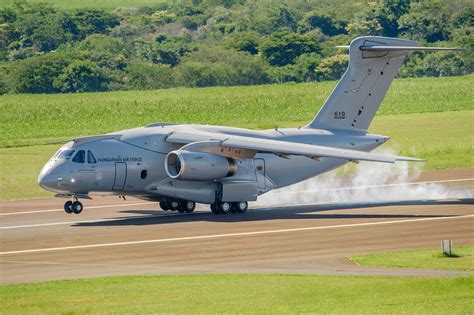 Embraer entrega o primeiro C 390 Millennium à Força Aérea Húngara