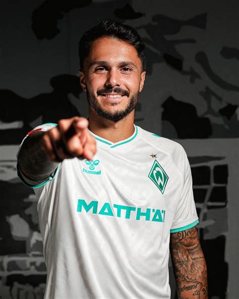SV Werder Bremen on Twitter Mit einem Stück Heimat in Fremde