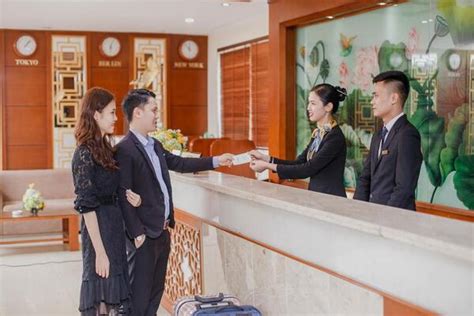 Mức Lương Lễ Tân Khách Sạn Bao Nhiêu Có Nên Làm Lễ Tân