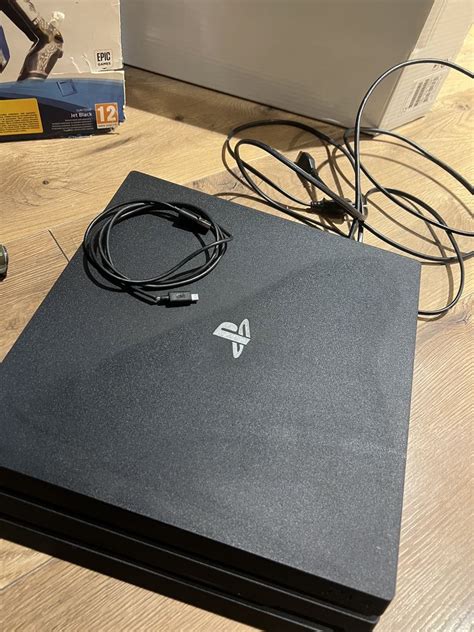 Konsola PS4 Pro 1 TB CUH 7216 2x Pad Wieliczka OLX Pl