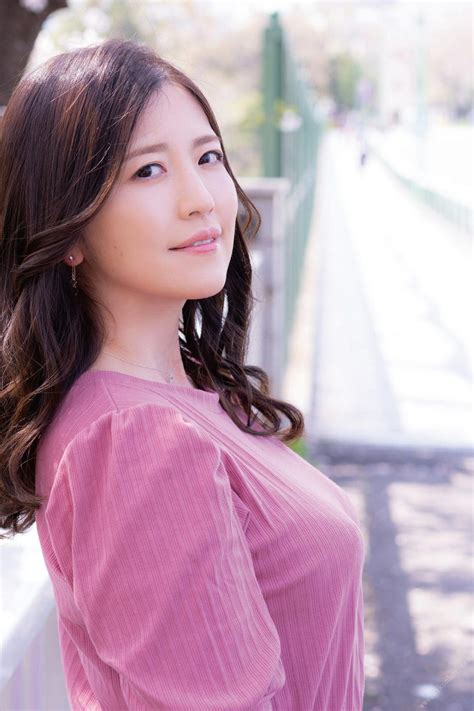Photobook 2021 06 11 Ririko Kinoshita 木下凛々子 Spring 春 Models Vibe